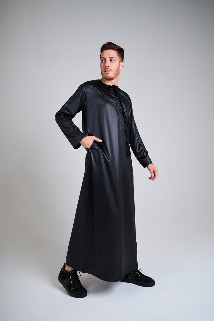 Black Emirati Thobe | Authentic Emirati Thobes | Hub Alhaya